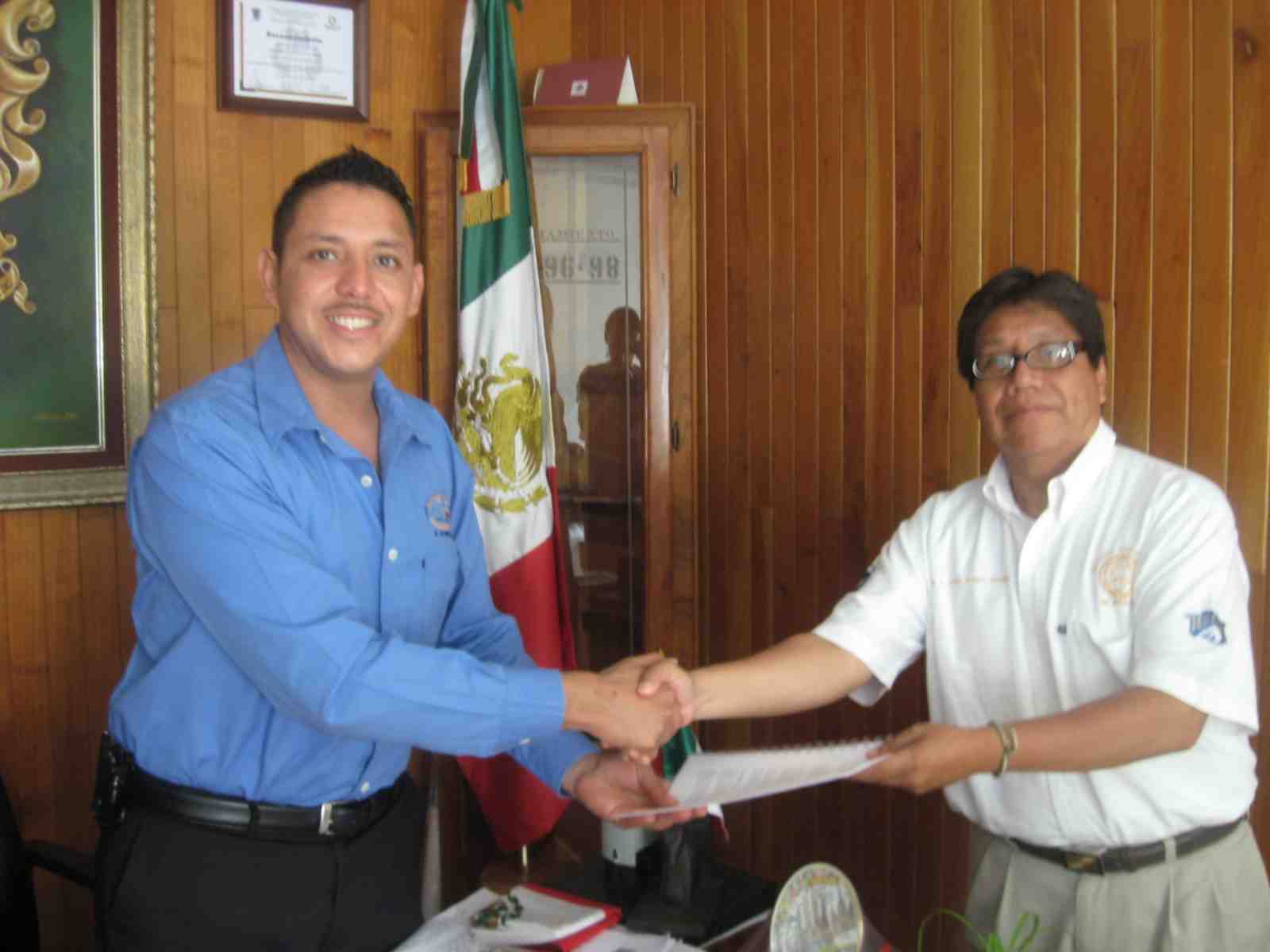 FIRMA CONVENIO EL TEC DE JIQUILPAN CON EL MUNICIPIO DE VILLAMAR